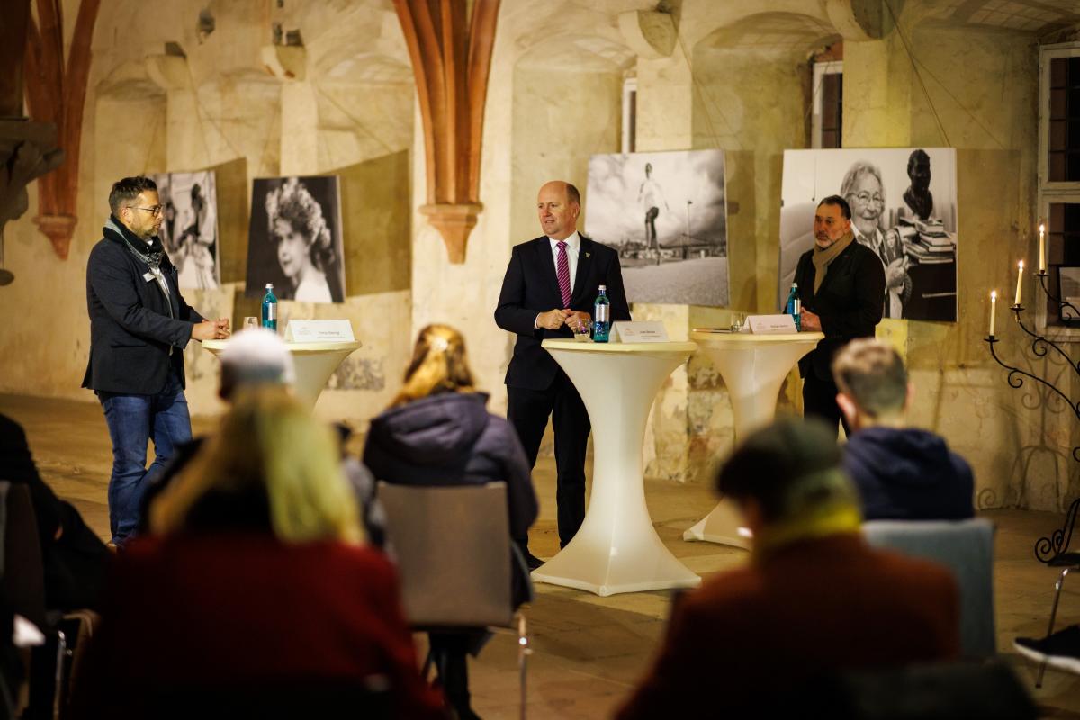 Ausstellungseröffnung im Kloster Eberbach | hessen.de